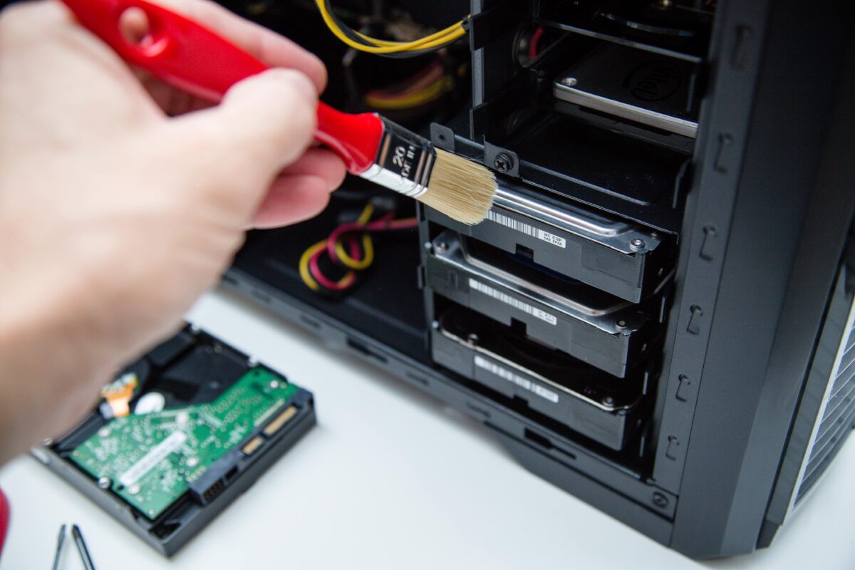 What Are the Best Ways of Cleaning up Space on a PC - Techfident