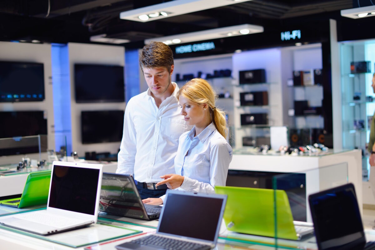 What is the Difference Between a MacBook and a Laptop? - Techfident