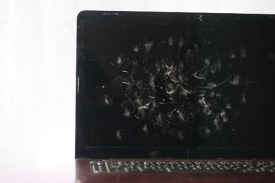 How much would it cost to repair a laptop screen? - Techfident